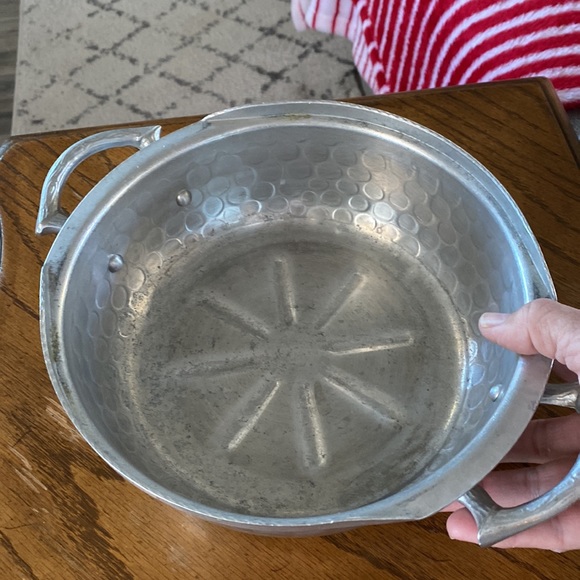 Kitchen | Vintage Everlast Hand Forged Aluminum Casserole Bowl With Lid ...